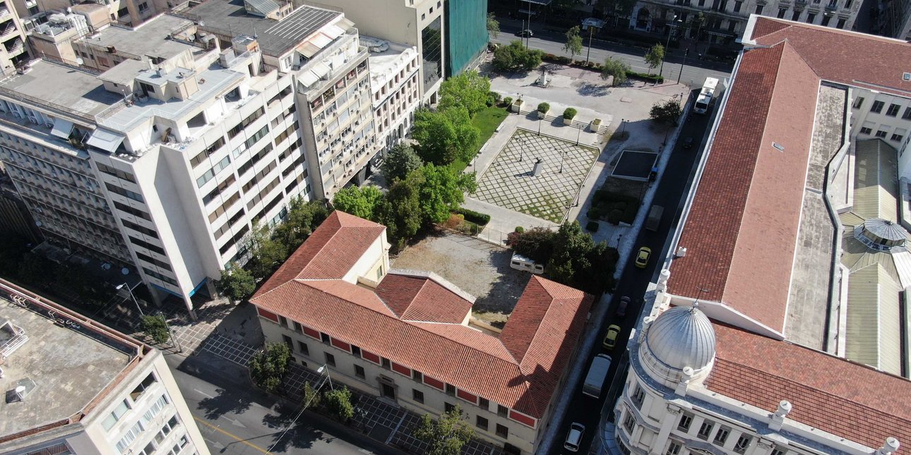 Στον δήμο Αθηναίων περνά το ιστορικό κτίριο του Παλαιού Εθνικού ...