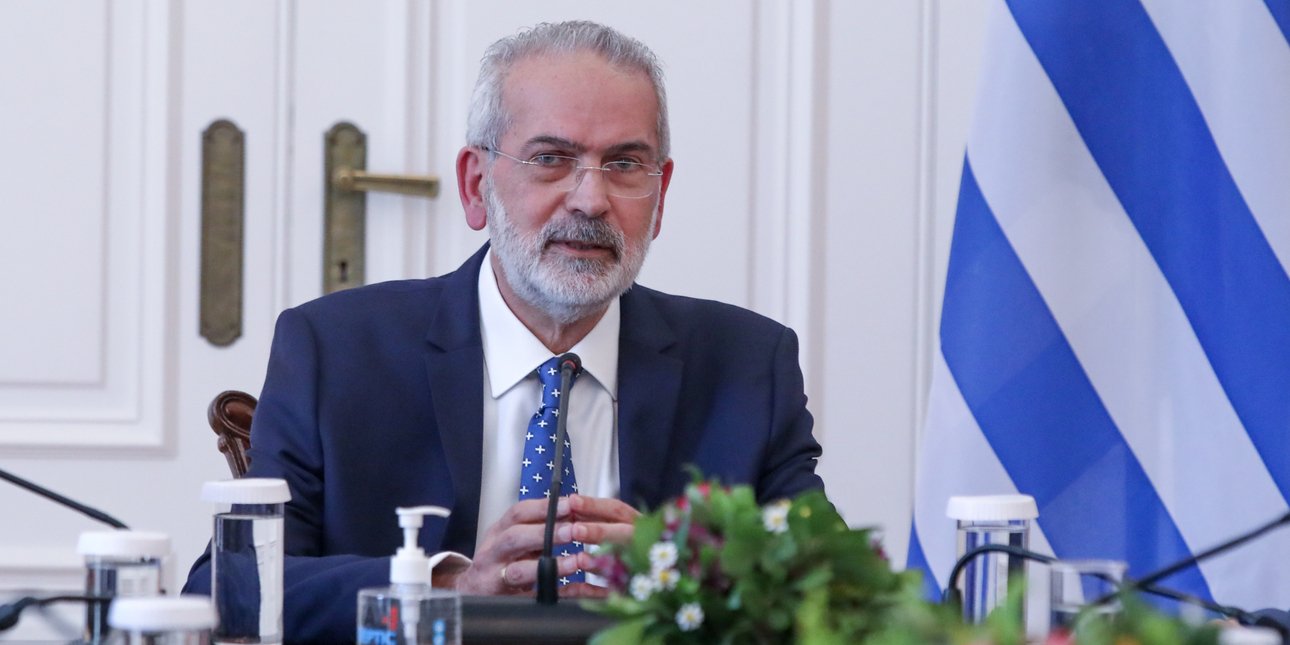 Σύσκεψη υπό τον πρωθυπουργό Ιωάννη Σαρμά ενόψει των εκλογών της 25ης ...