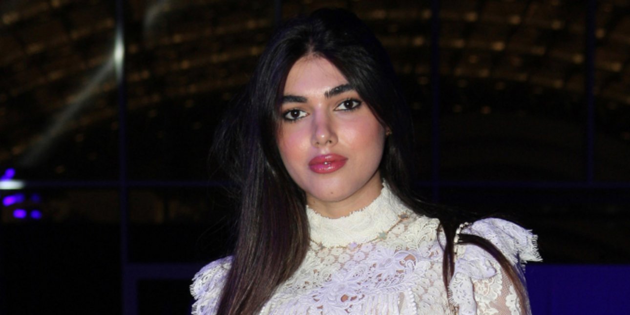 Λυδία Ευαγγελάτου: Η κόρη της Τατιάνας Στεφανίδου με μίνι φόρεμα και ...