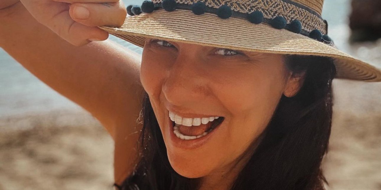 Η Μάνια Ντέλου με μαύρο μπικίνι -Η «Μις Ελλάς» του 1993 ποζάρει με ...