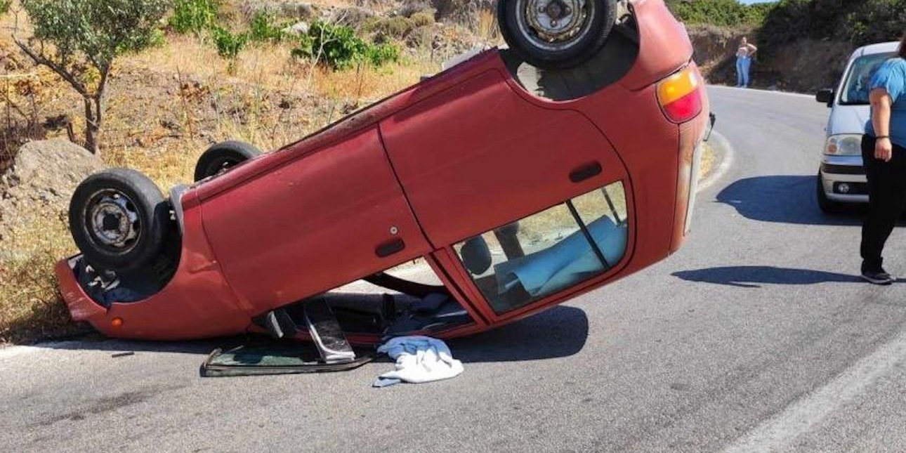 Σύρος: Αυτοκίνητο αναποδογύρισε στον Σταυρό των Ταλάντων [εικόνες ...