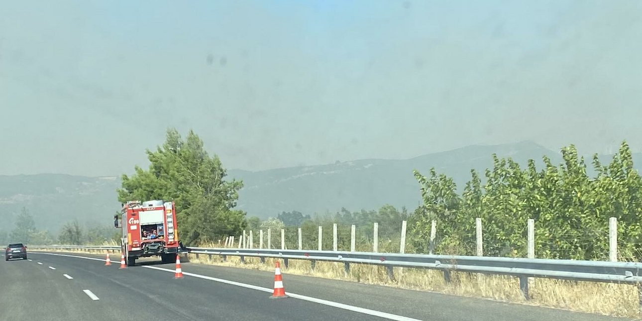 Μαίνεται η φωτιά στην Αλεξανδρούπολη: Μήνυμα από το 112 σε τέσσερις ...