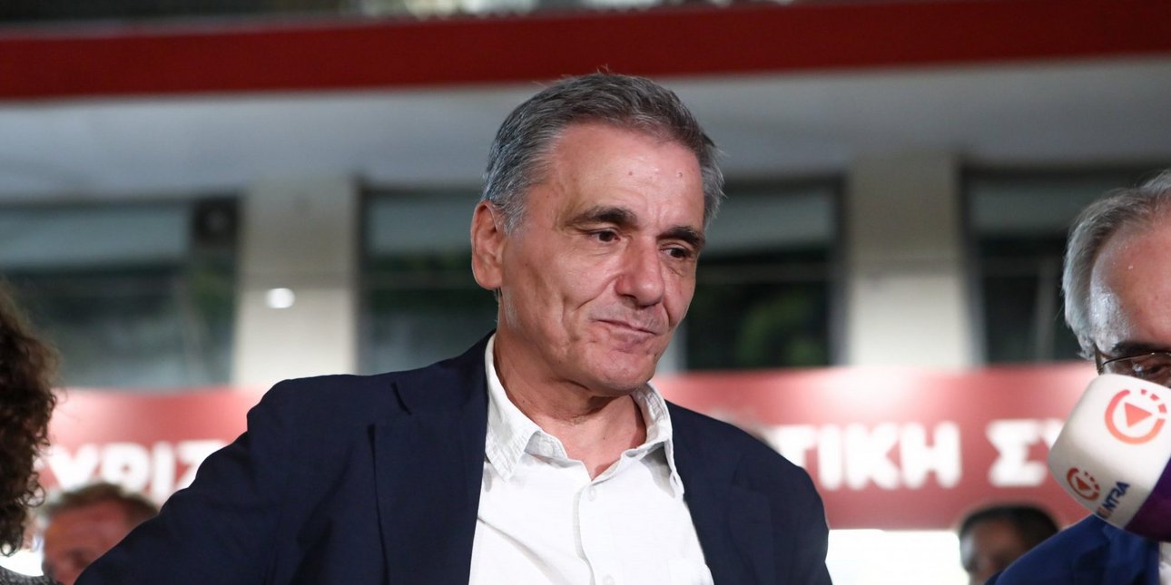 Ειρωνικό σχόλιο Τσακαλώτου για τη διαγραφή Τζουμάκα, με «καρφιά» κατά ...