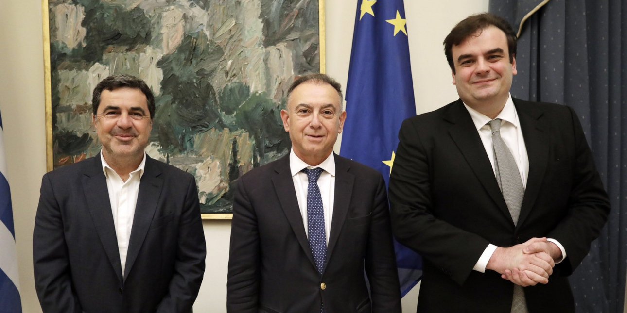 Πιερρακάκης: Συνάντηση με βουλευτές της Κύπρου -Στο τραπέζι θέματα ...