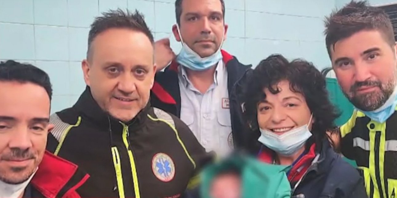 Εγκυος από την Κάρπαθο γέννησε μετά από περιπετειώδη αεροδιακομιδή στην ...