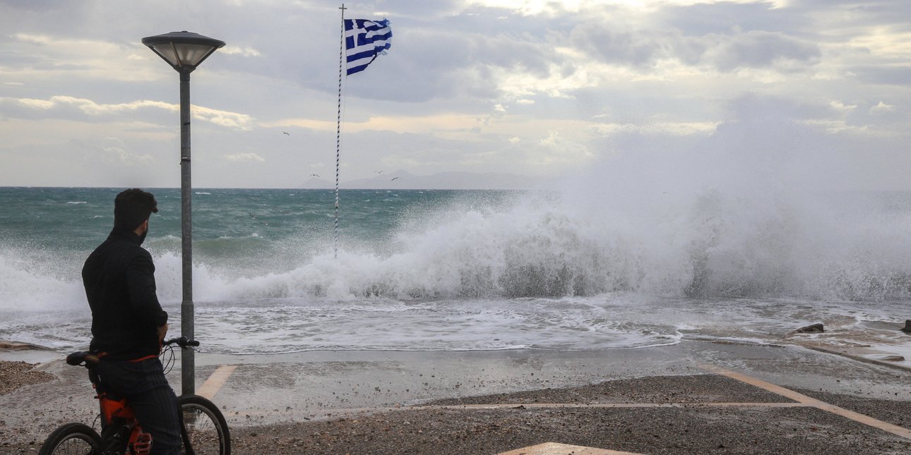 Θυελλώδεις άνεμοι και τσουχτερό κρύο -Δείτε ανά περιοχή τι καιρό θα ...