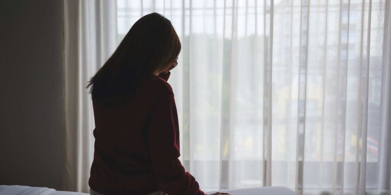 Κρήτη: Ελεύθερος με περιοριστικούς όρους Βρετανός που έσπασε μπουκάλι στο κεφάλι της γυναίκας ...