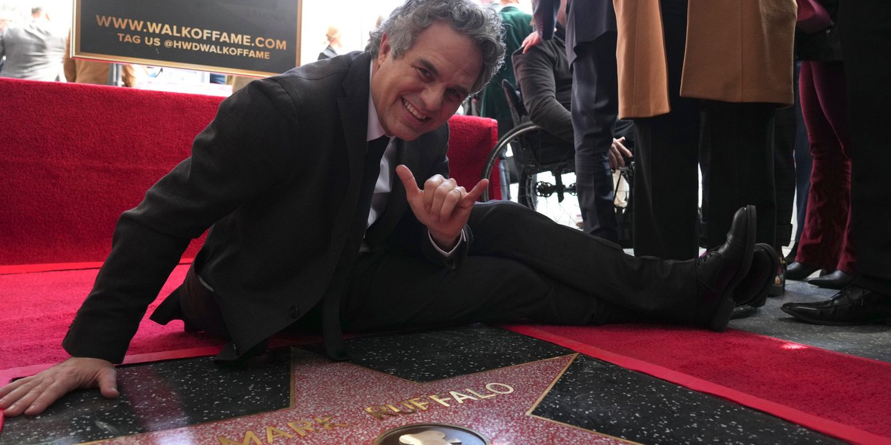 Αστέρι στη Λεωφόρο της Δόξας στο Χόλιγουντ για τον Μαρκ Ράφαλο [εικόνες ...