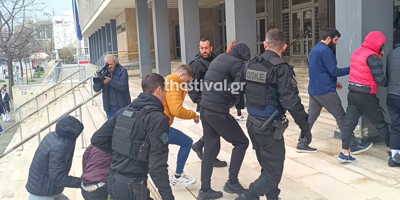 Θεσσαλονίκη: Στον εισαγγελέα 9 συλληφθέντες της επίθεσης σε ΛΟΑΤΚΙ ...