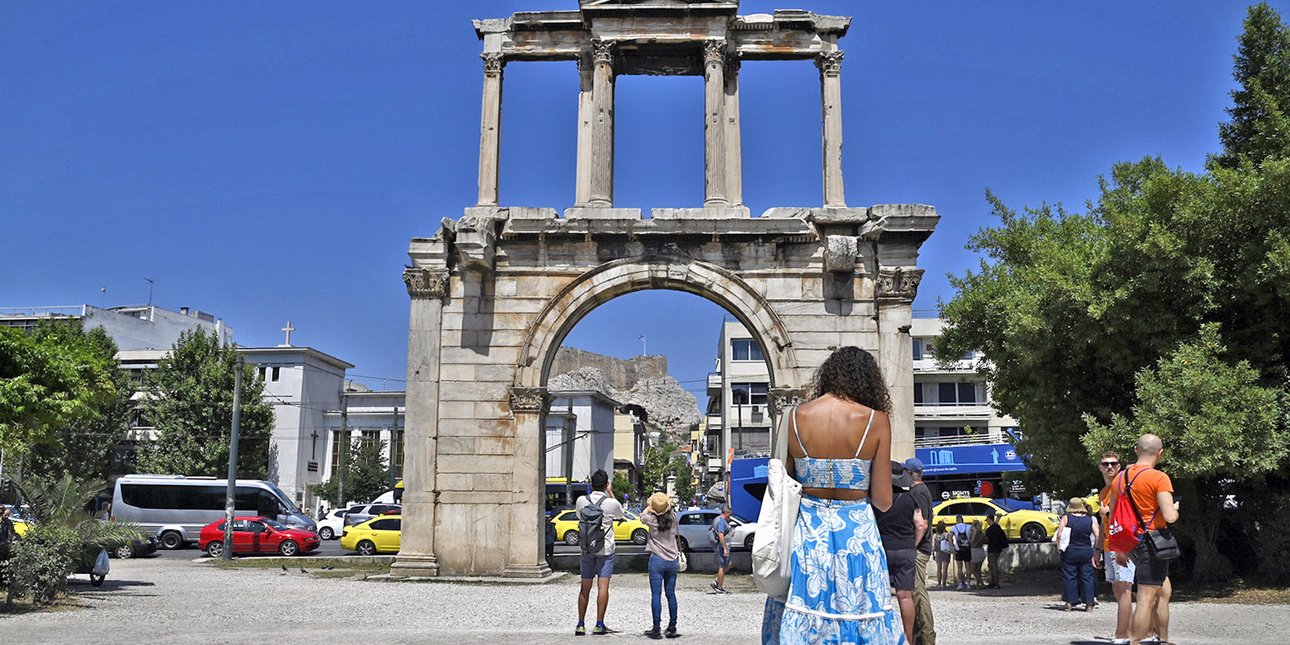 «Διπρόσωπος» ο καιρός σήμερα: Πού θα έχει 37άρια και πού περιμένουμε ...