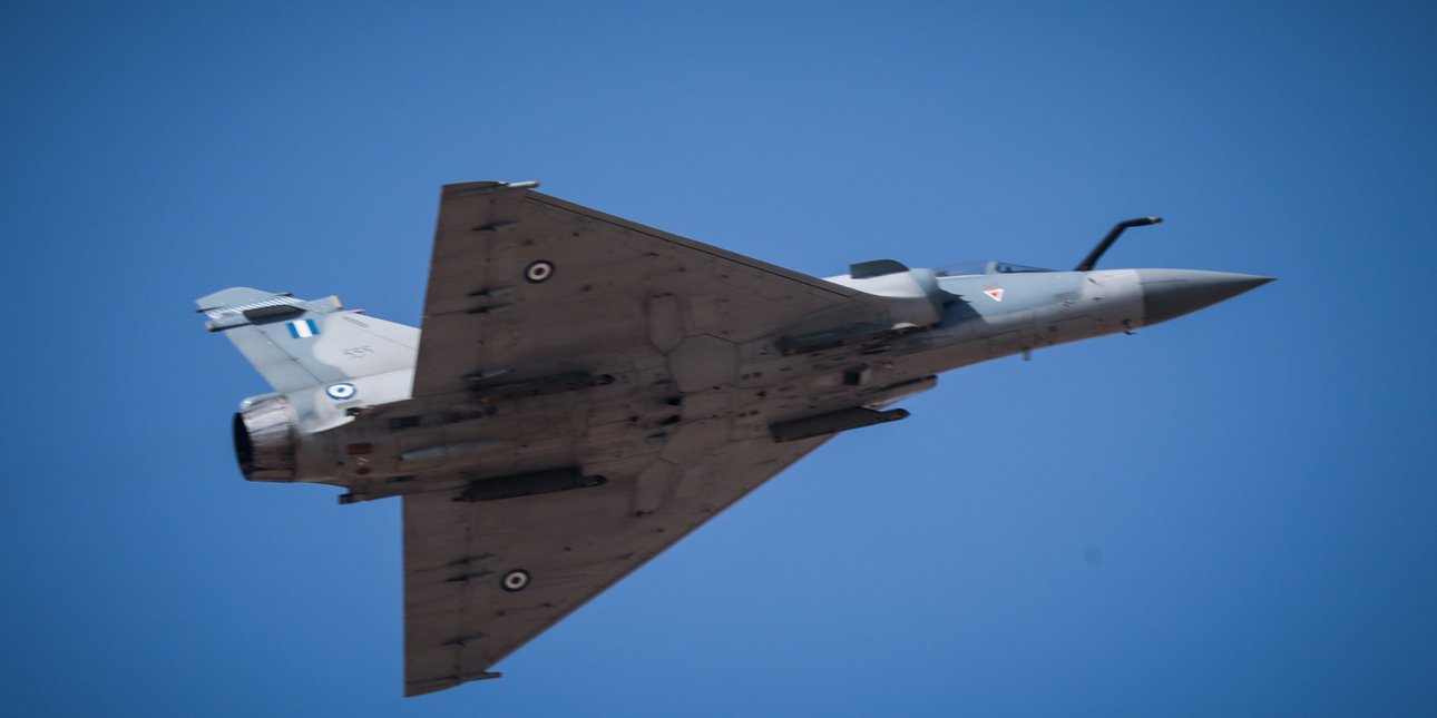 Γυναίκα η πιλότος που εγκατέλειψε επιτυχώς το μαχητικό Mirage στην ...