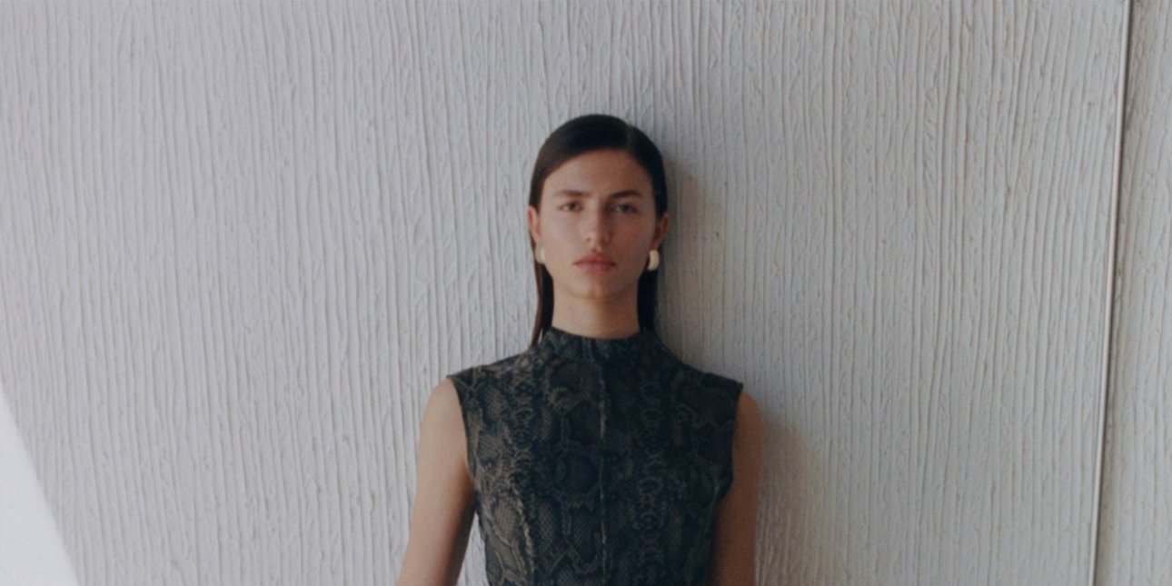 3 φορέματα από τα Mango για το γραφείο και τη βόλτα -Θα τα φοράτε όλο το φθινόπωρο - iefimerida.gr