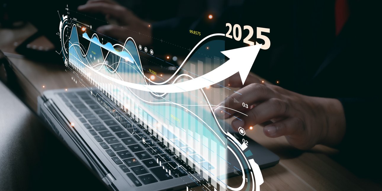 Πώς να βάλετε σε τάξη τα οικονομικά σας το 2025 -Ειδικοί δίνουν 7 tips ...