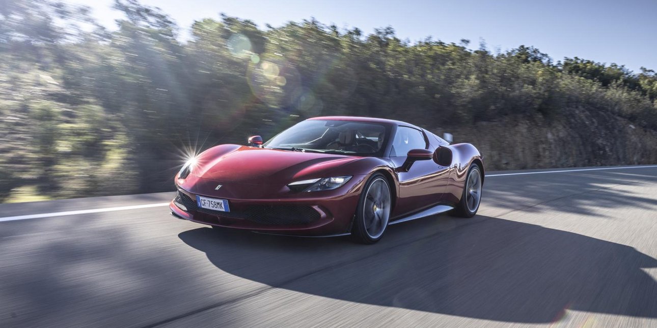 Άλλη μια καινούργια Ferrari ήρθε στην Ελλάδα -Πόσο κοστίζει - iefimerida.gr