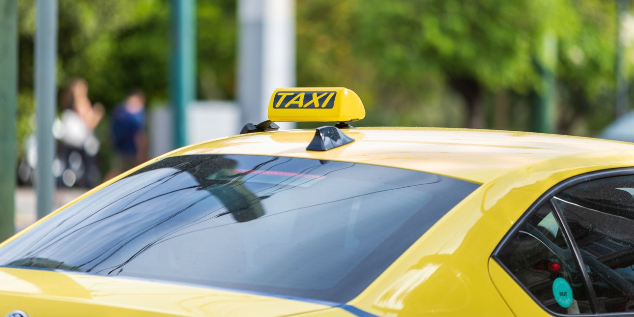 Athens Airport Taxi Drivers to Strike Over Uber Stand - iefimerida.gr