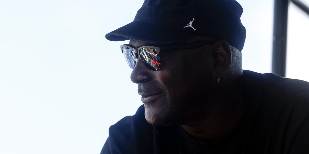 Michael Jordan Visits Greek Islands, Leaves 10Κ Tip at Athens Dinner ...