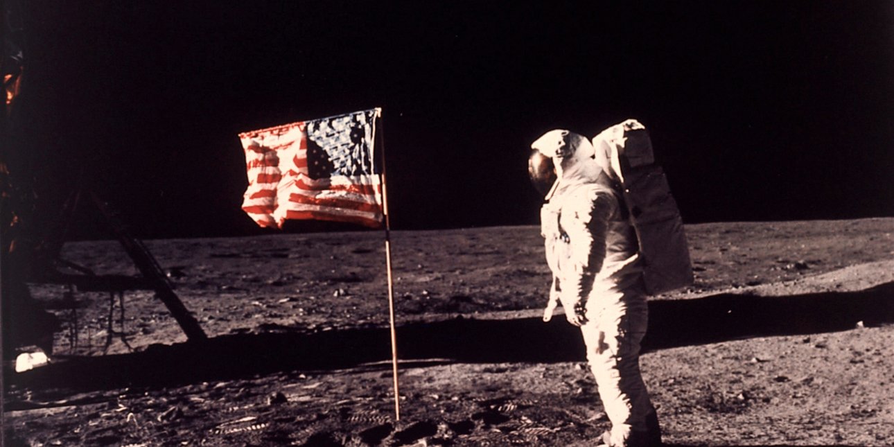 Όταν ο Μπαζ Όλντριν έλεγε πως η προσσελήνωση του Apollo 11 δεν έγινε ποτέ -Τι πραγματικά ...