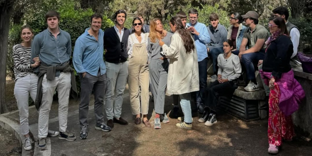 «1.300 μπισκότα, 240 λίτρα γάλα, εφτά δωδεκάδες αυγά...»: Έχω 18 παιδιά, αυτός είναι ο μηνιαίος ...