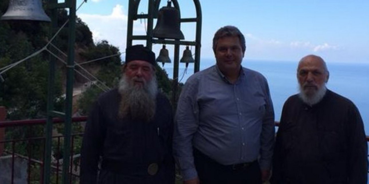Εξαλλοι στο Αγιο Ορος με τον Καμμένο – Πήγε κρυφά με ελικόπτερο και ...