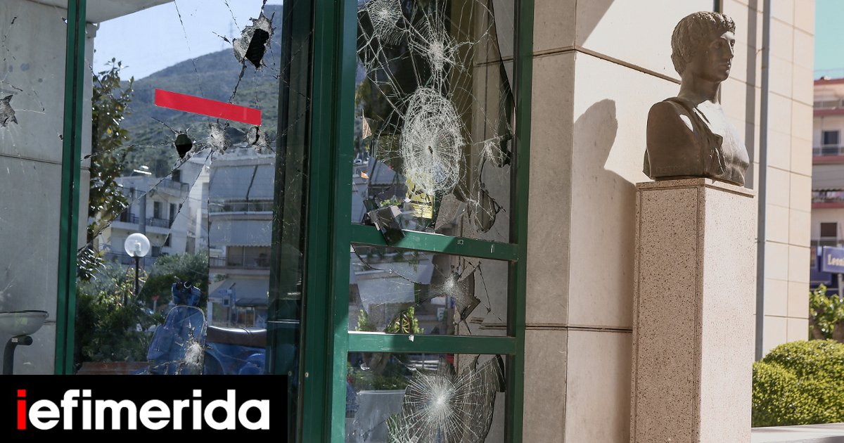 «Ντου» του Ρουβίκωνα στο δημαρχείο Ηλιούπολης -Για δεύτερη φορά ...