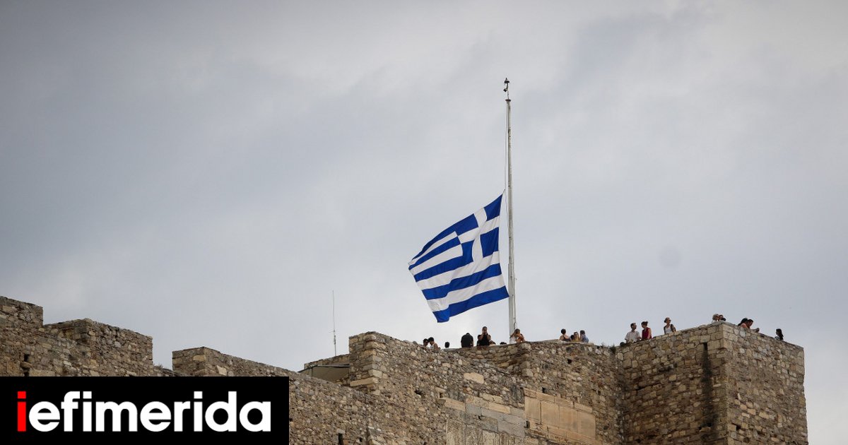 Επισκευάζουν το αλεξικέραυνο στην Ακρόπολη, μετά τον τραυματισμό ...