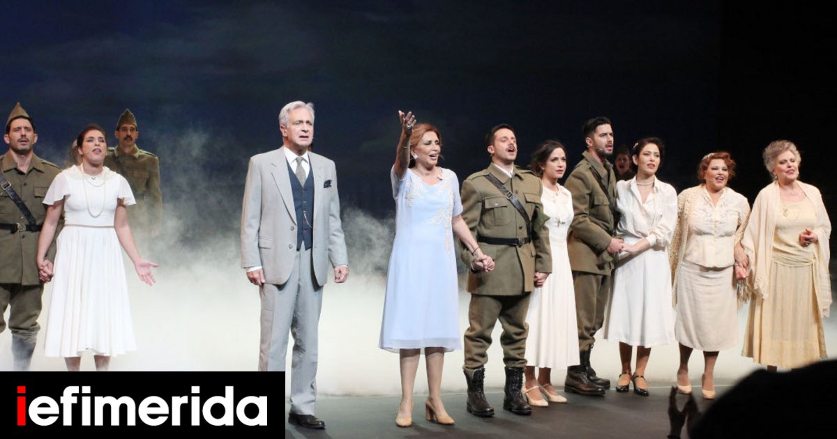 Ετσι εμφανίστηκε επί σκηνής η Μιμή Ντενίση στην πρεμιέρα της -Τα ...