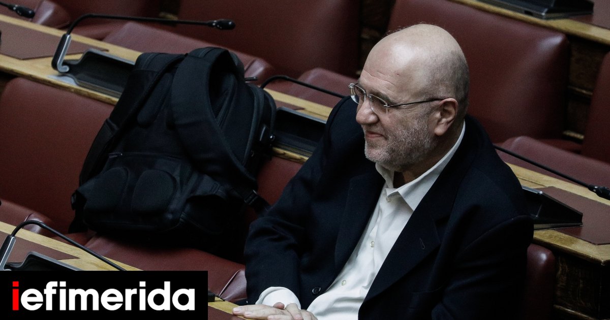 Τρύφων Αλεξιάδης: Επέστρεψε στη Βουλή μετά την περιπέτεια υγείας ...