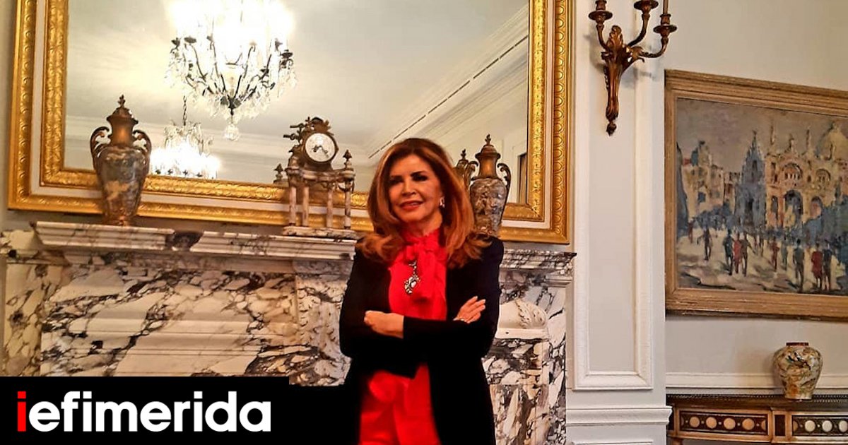 Η Μιμή Ντενίση μένει σε ένα υπέροχο αρχοντικό σπίτι στο κέντρο ...