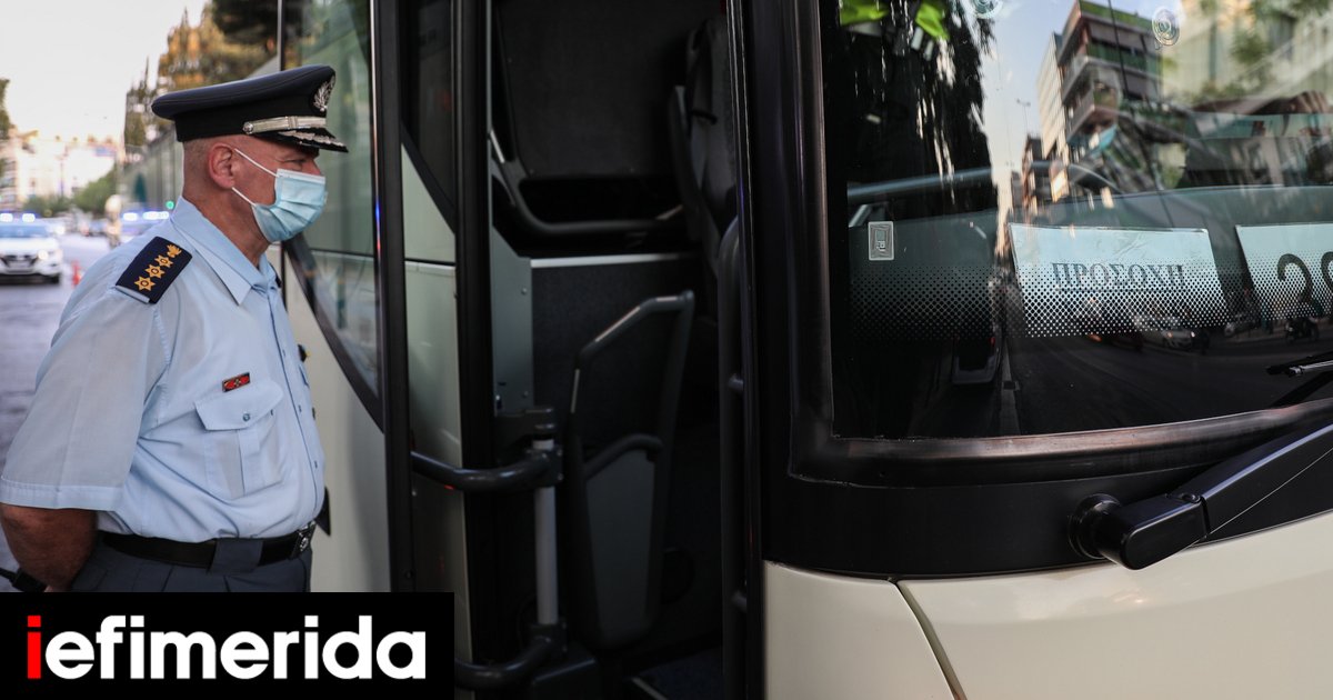 Ελεγχοι της τροχαίας στους σταθμούς υπεραστικών λεωφορείων Κηφισού και ...