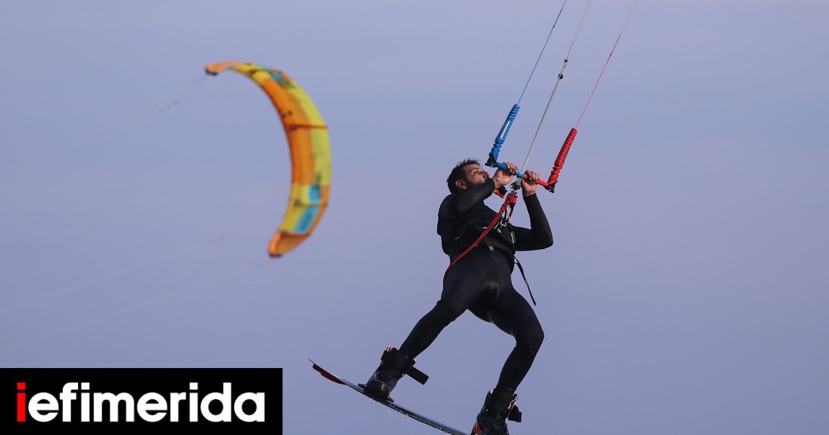 «Γέμισε χρώματα ο ουρανός και η θάλασσα»: Λουόμενοι κατέκλυσαν την ...