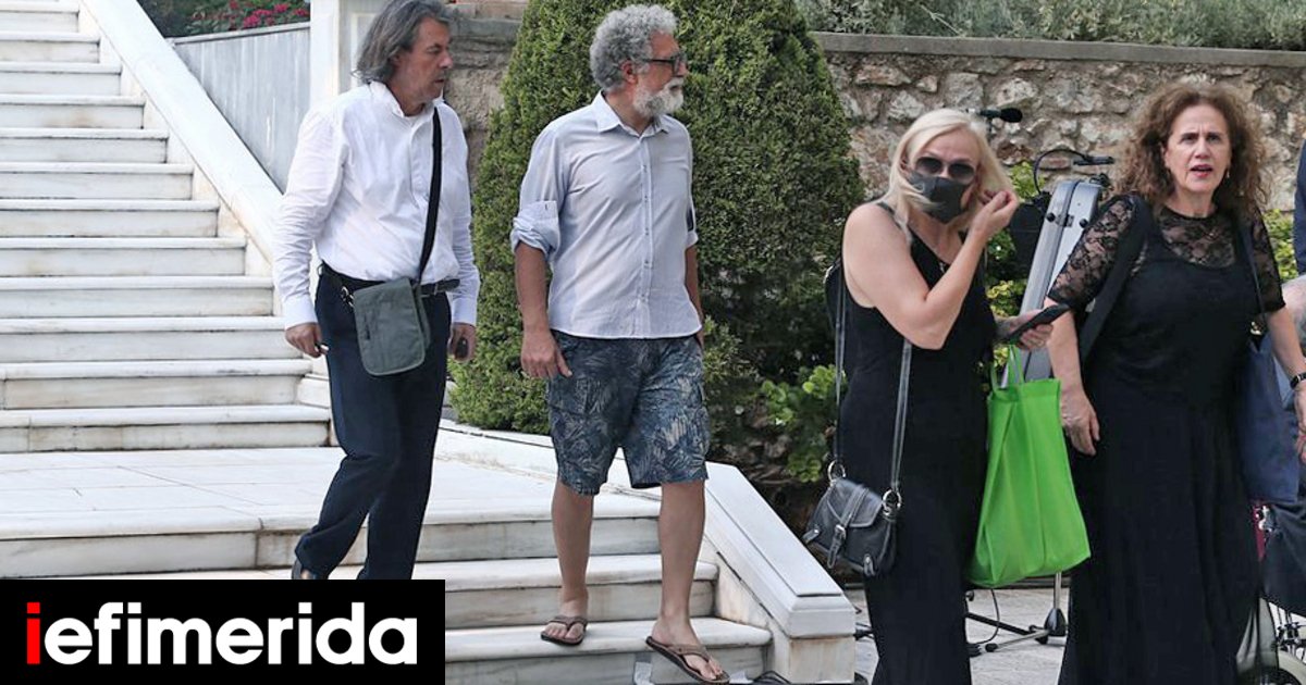 Το... χάλασε ο Ιωάννης Στρατάκης -Επανέρχεται με ειρωνικά σχόλια και ...