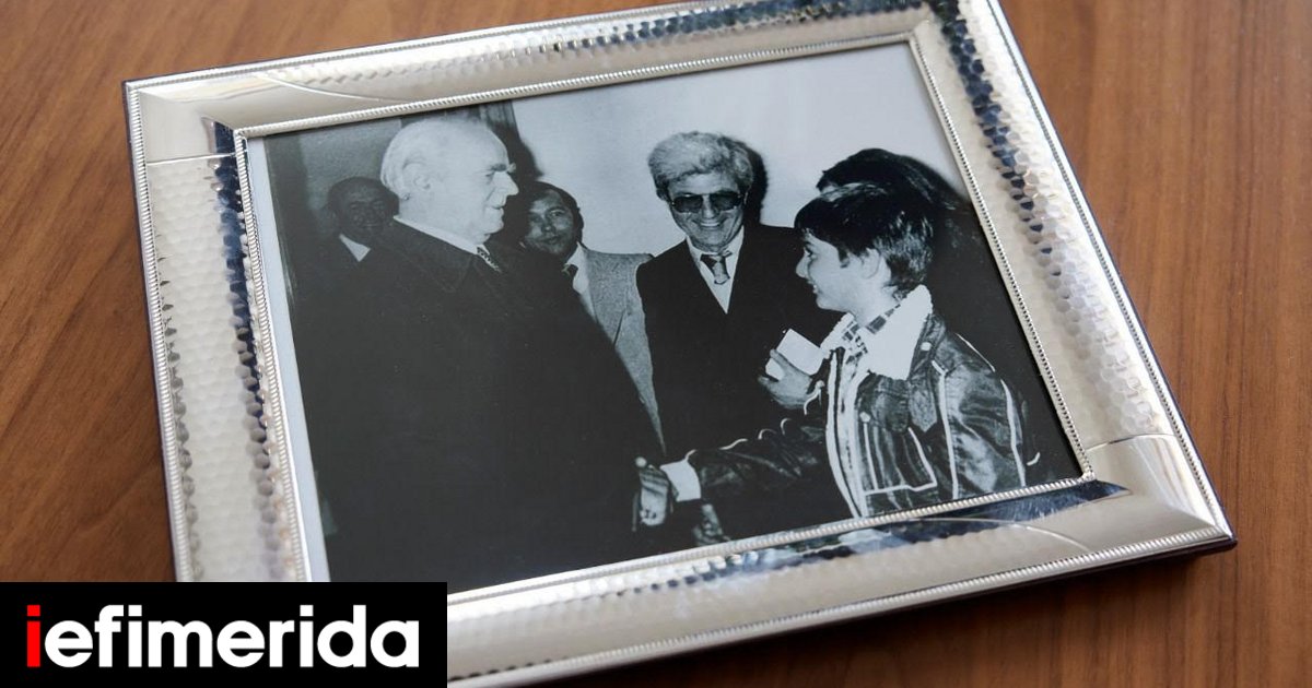 Η χειραψία του 8χρονου Κ. Μητσοτάκη με τον Κων. Καραμανλή -Η φωτό που ...