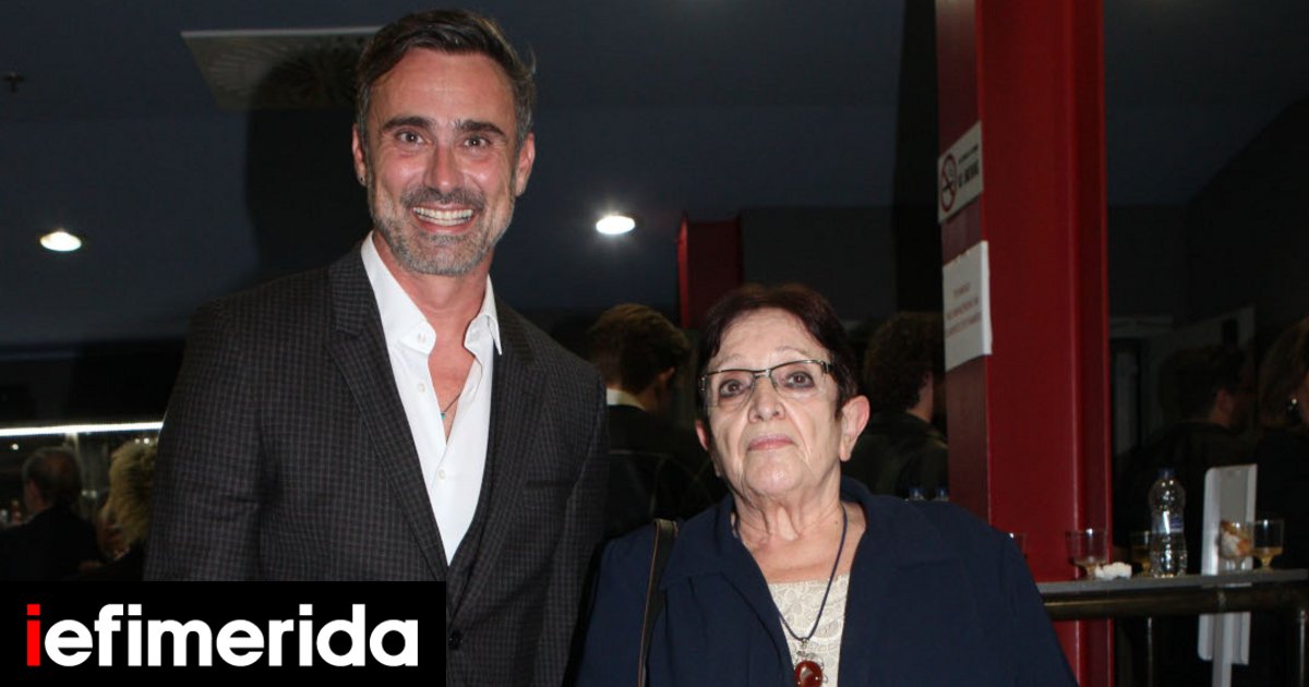 Η Αλέκα Παπαρήγα με το μπαστούνι της στην πρεμιέρα του Γιώργου ...