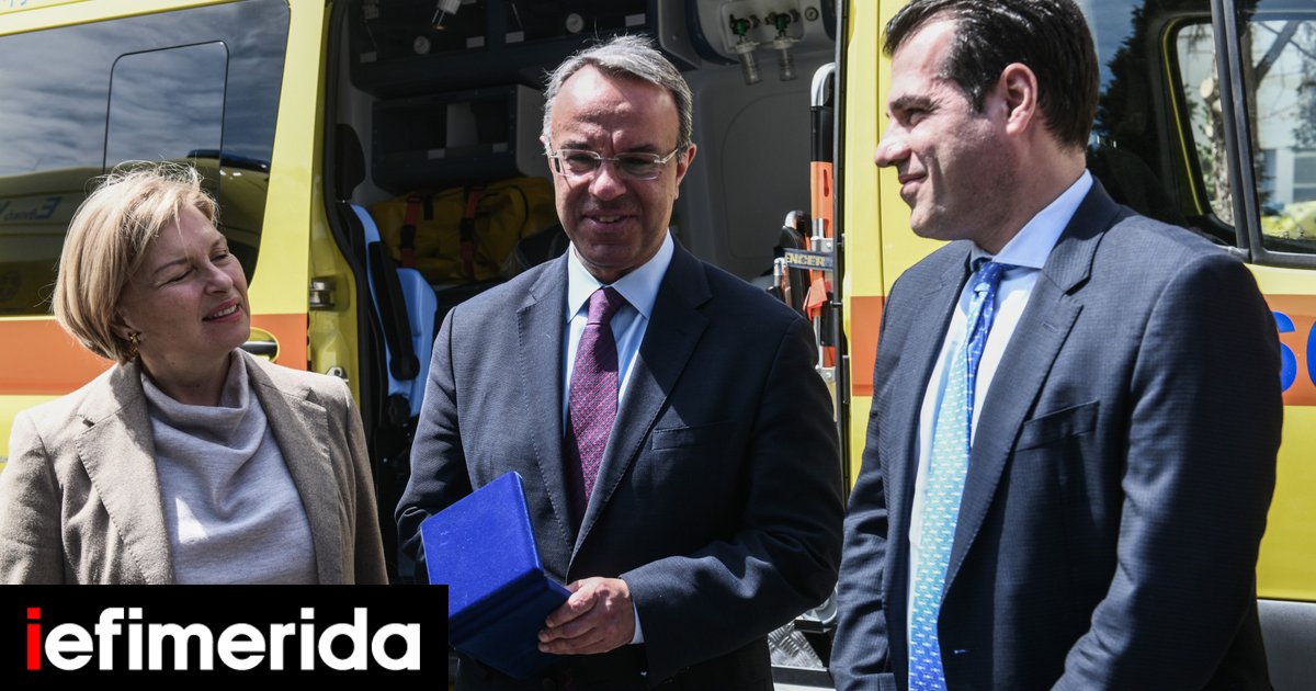 Παραδόθηκαν στο ΕΚΑΒ έξι ασθενοφόρα που αγοράστηκαν με δωρεές από τον ...