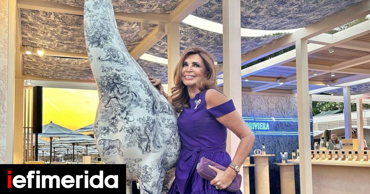 Η Μιμή Ντενίση με καλοκαιρινό φόρεμα και χρυσές γόβες -Η κομψή εμφάνιση ...