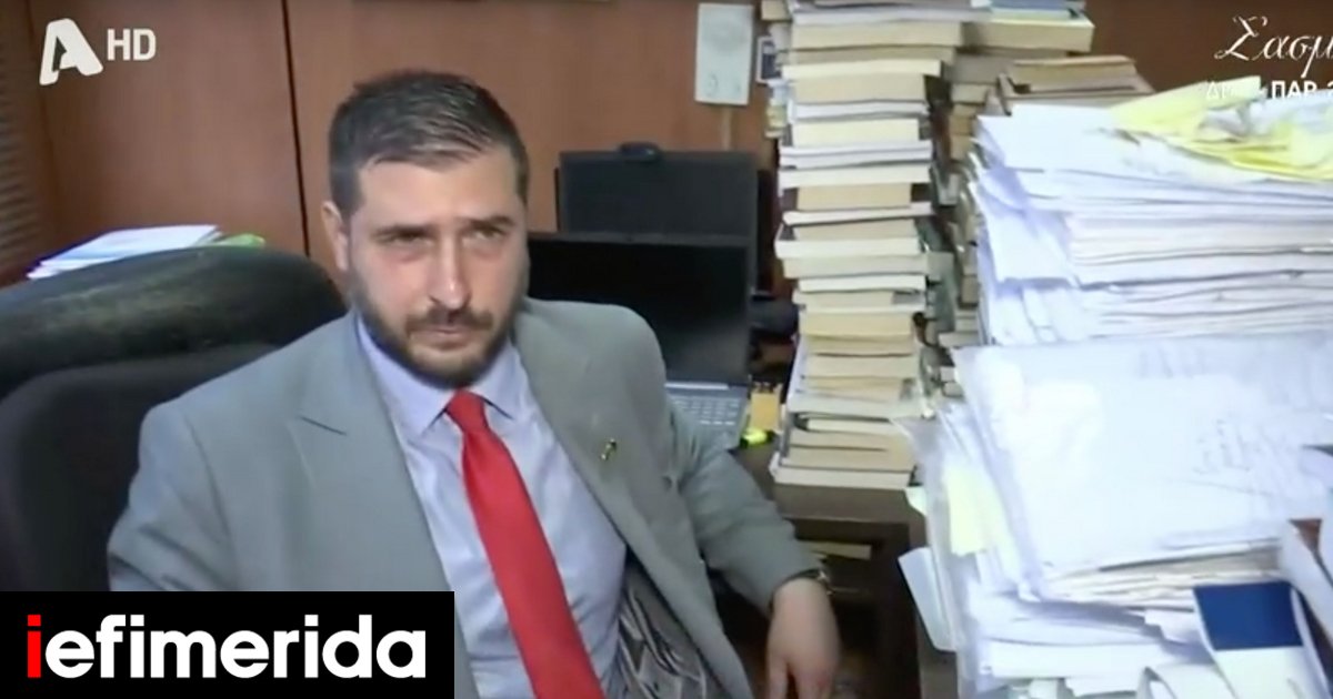 Τα βιβλία με τον Χίτλερ, τον Παπαδόπουλο και σβάστιγκες στο γραφείο του ...