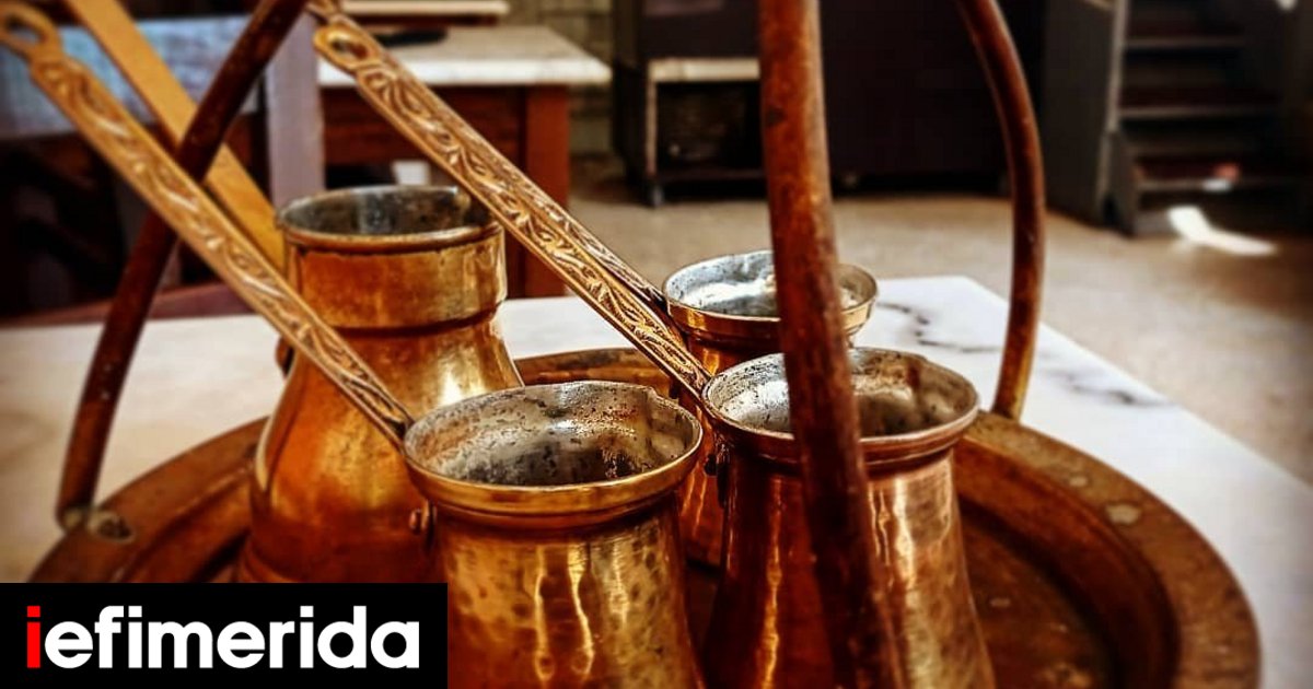 Ένα καρπαθιώτικο καφενείο στην καρδιά της Αθήνας -Φρέσκα ψάρια, γλέντια ...