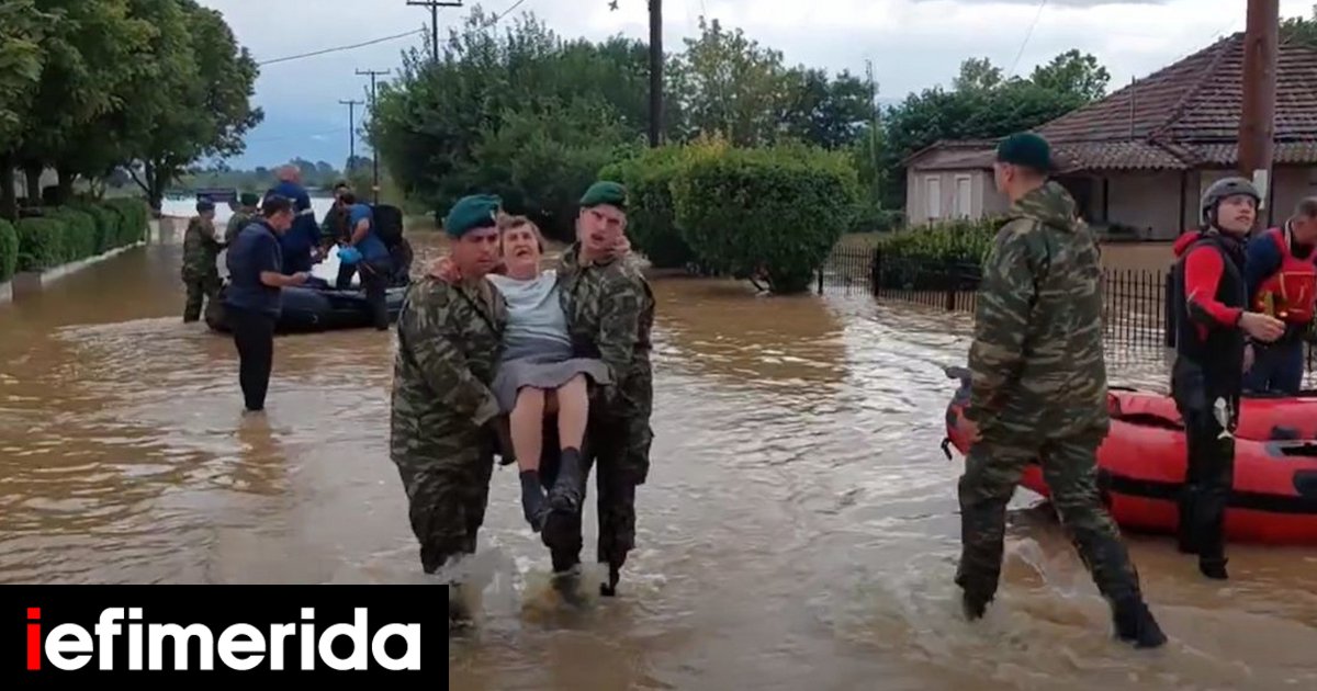 Τρίκαλα: Συγκλονιστικές εικόνες από τη διάσωση εγκλωβισμένων με βάρκες ...