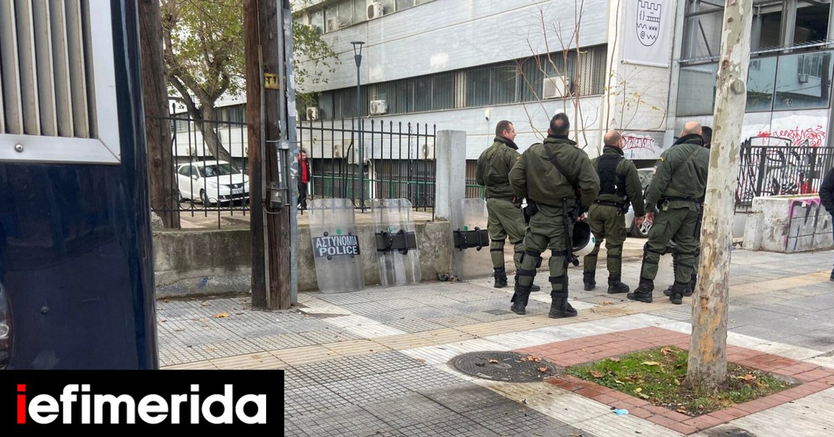 Επίθεση με μολότοφ στο ΑΠΘ: «Πολίτες βρήκαν καταφύγιο στην κλούβα των ...