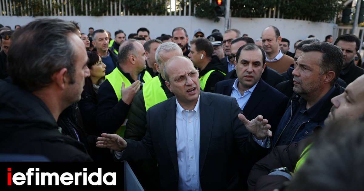 Ηχηρή διαμαρτυρία αστυνομικών στο υπ. Προστασίας Πολίτη για Ρέντη: «Δεν ...