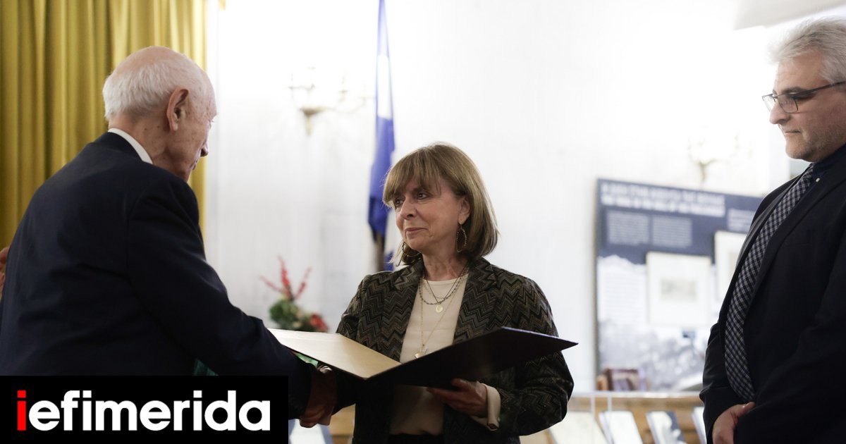 Η Κατερίνα Σακελλαροπούλου απένειμε το Βραβείο Εξαίρετης ...
