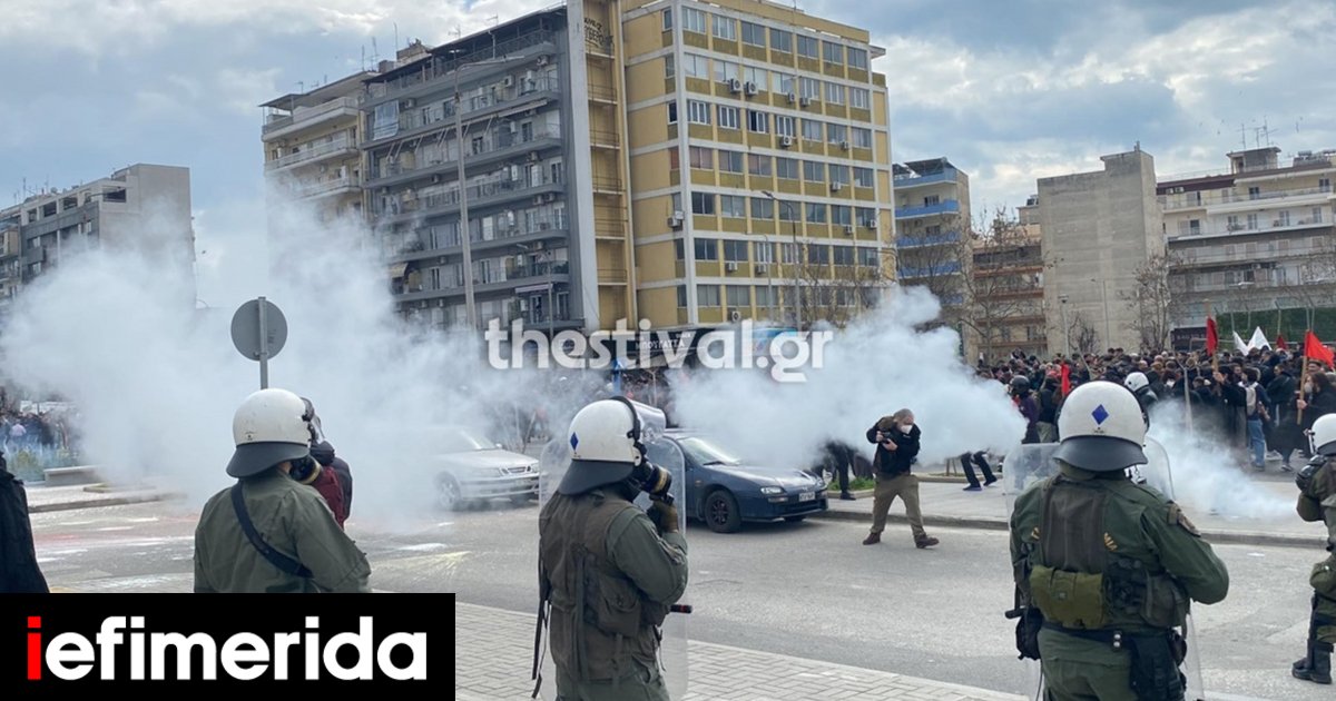 Επεισόδια στη Θεσσαλονίκη: Πέταξαν πέτρες και μολότοφ σε ΜΑΤ [βίντεο ...