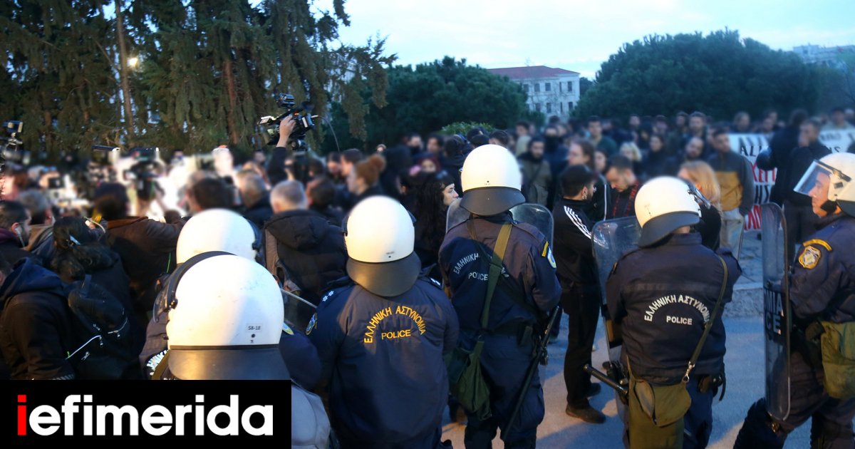 Θεσσαλονίκη: Επέμβαση των ΜΑΤ σε σχολές του ΑΠΘ -Ένταση με φοιτητές ...