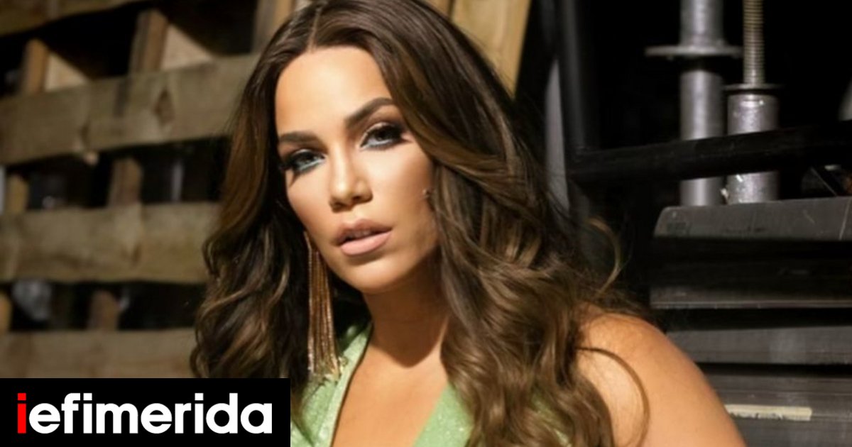 Κατερίνα Στικούδη: Παίζει πιάνο και τραγουδάει στο σαλόνι της, με ...