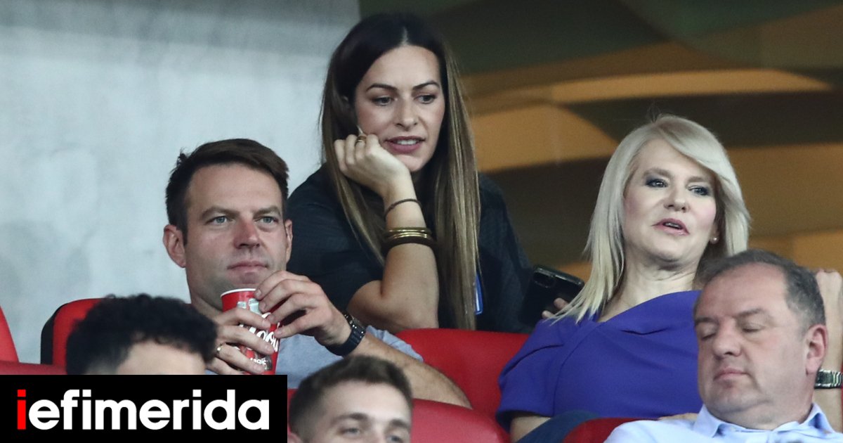 Ο Κασσελάκης πήγε γήπεδο: Στα επίσημα του «Γ. Καραϊσκάκης» με τη ...