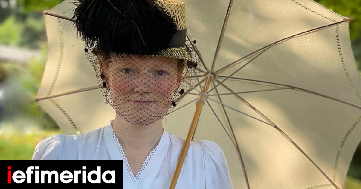 Η δικηγόρος που ζει σαν να βρίσκεται στο 1890 -Ράβει ρούχα, γράφει με πένα και φωτίζει το σπίτι ...