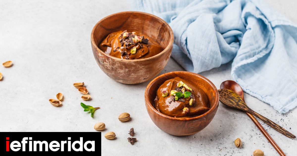 Συνταγή: Σοκολατένια μους με αβοκάντο, έτοιμη σε 5' - iefimerida.gr