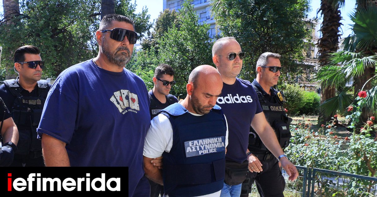 Βόλος: Με αλεξίσφαιρο γιλέκο και αμίλητος στον εισαγγελέα ο ...