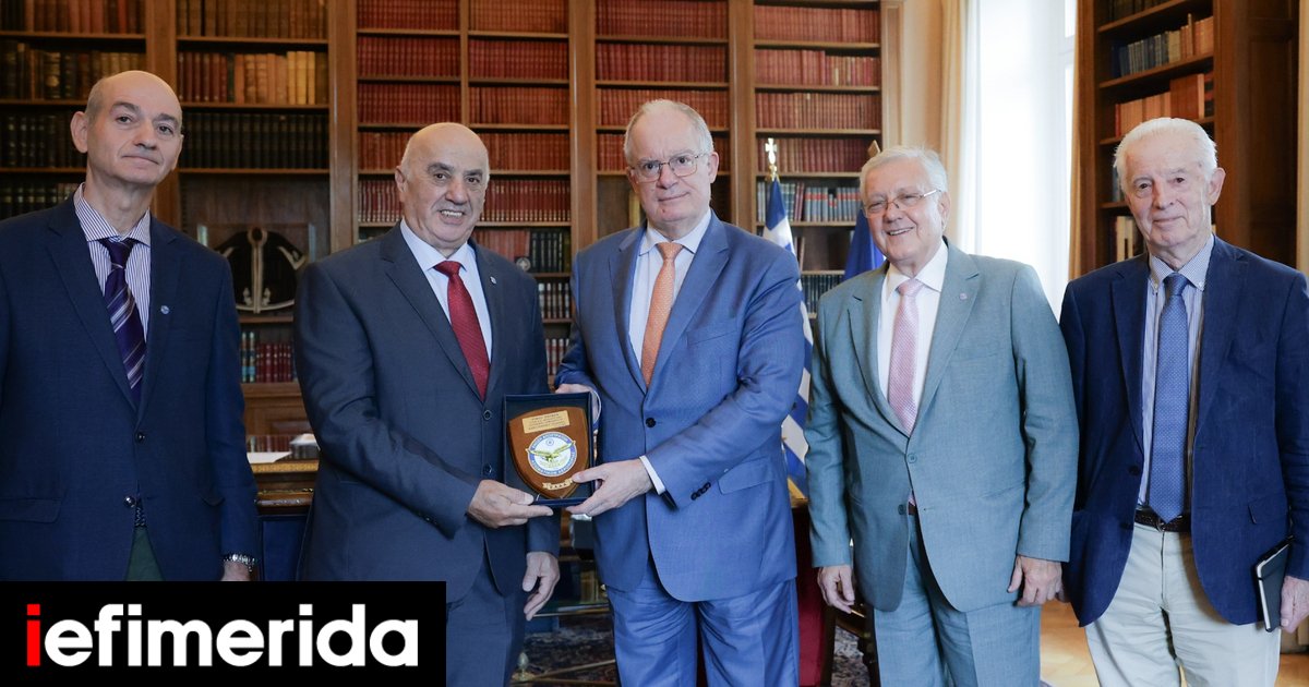 Ο ΠτΔ Κ. Τασούλας με αντιπροσωπεία του νέου ΔΣ της Ένωσης Απόστρατων ...