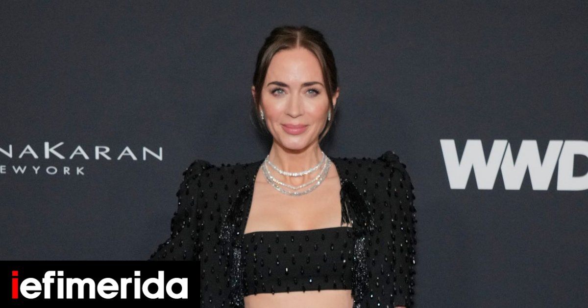 Γιατί όλοι κοιτούν τους κοιλιακούς στο κόκκινο χαλί; Από την Έμιλι Μπλαντ έως την Τζένιφερ Λόπεζ ...